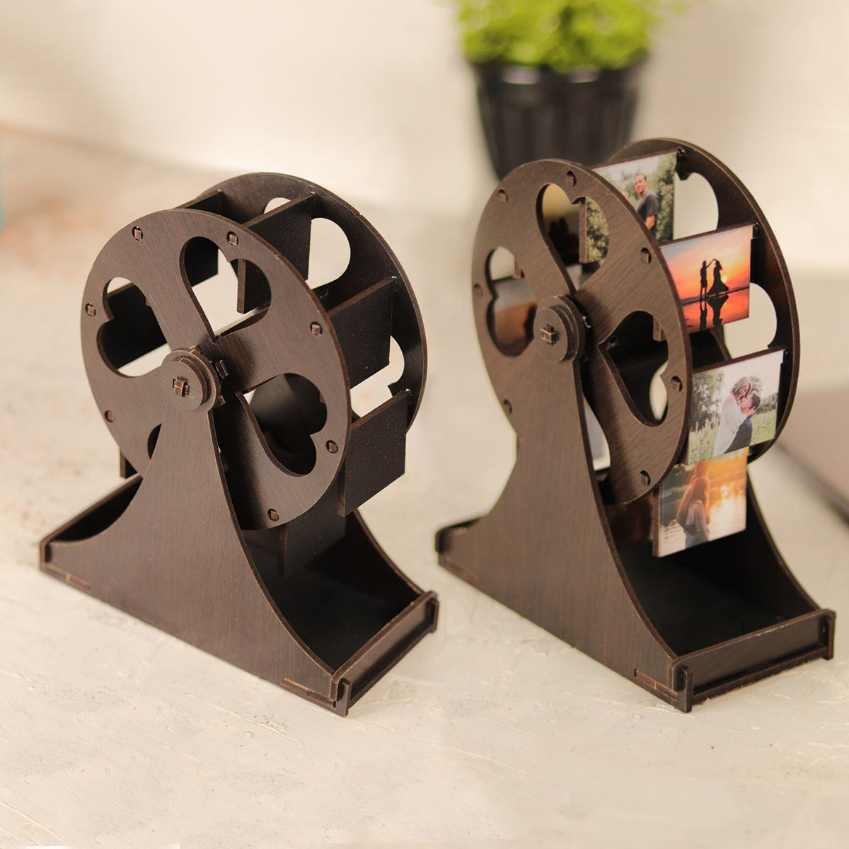 Custom Wooden Ferris Wheel with 8 Personalized Photos - Personalized ...