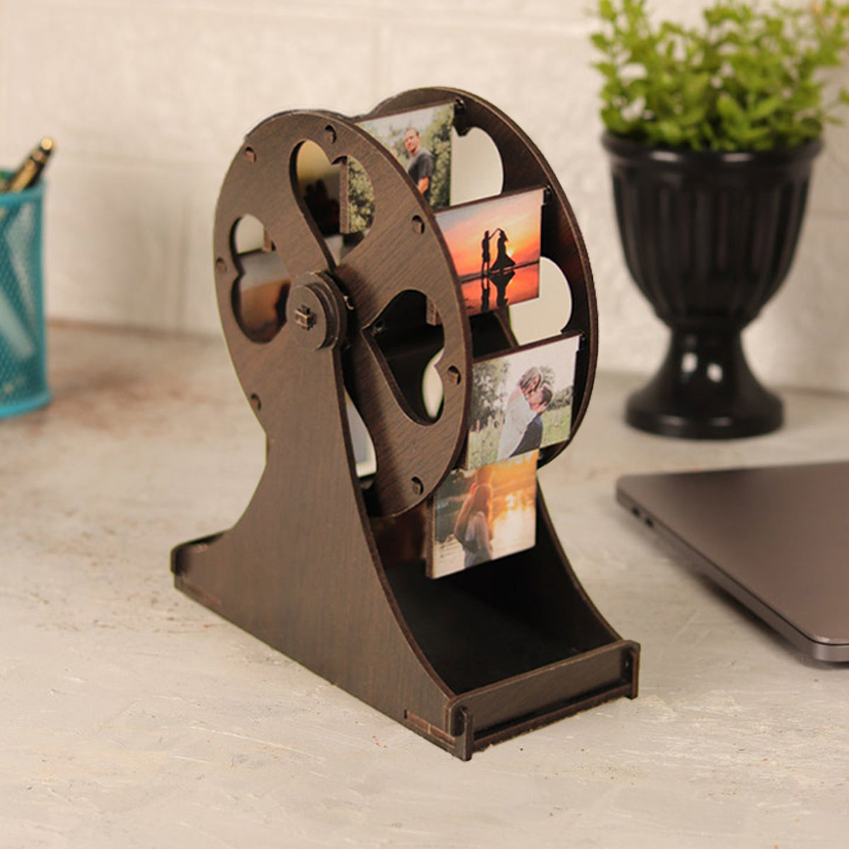 Custom Wooden Ferris Wheel with 8 Personalized Photos - Personalized ...