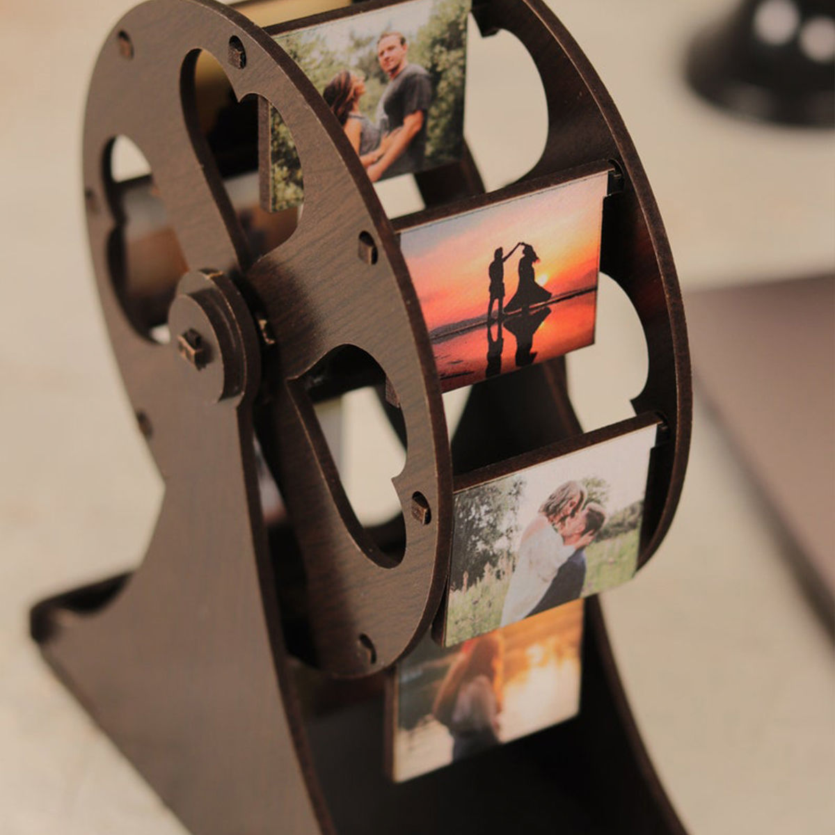 Custom Wooden Ferris Wheel with 8 Personalized Photos - Personalized ...